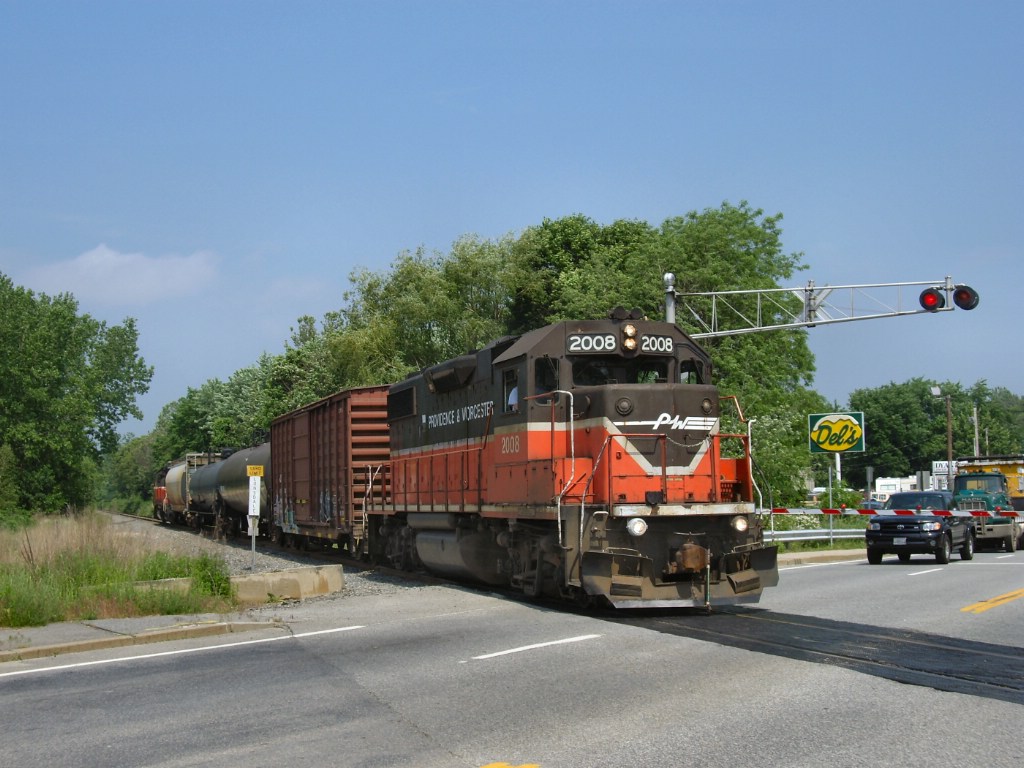 Train PR2 at Lonsdale Yard Limits